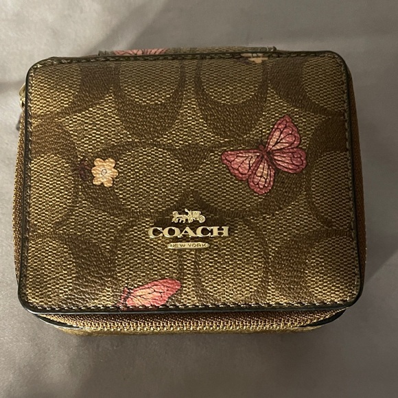 Coach | Bags | Coach Butterfly And Signature C Carrying Or Jewelry Case ...